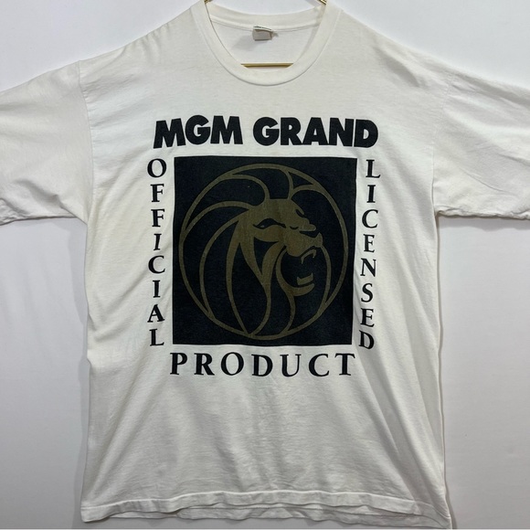 MGM | Shirts | Vintage Mgm Grand Lion Head Grsphic Tshirt Adult Xl ...